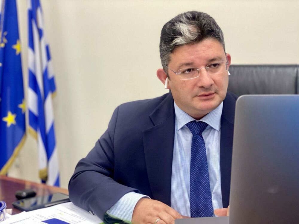 Δωρεάν στολισμό για τον Δήμο εξασφάλισε ο Δήμαρχος Σπύρος Βρεττός και ...